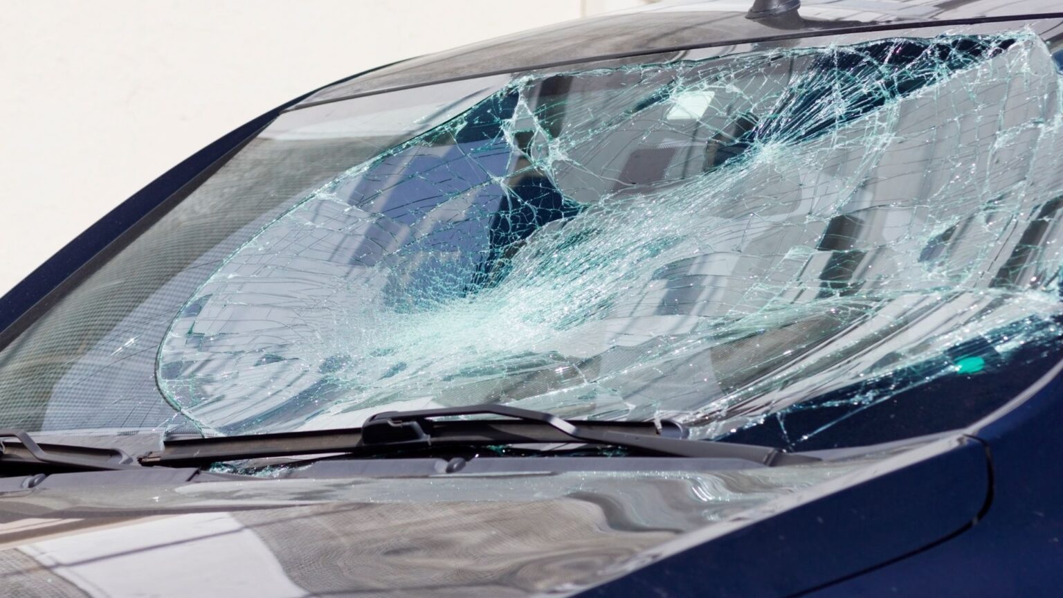 Is It Illegal to Drive With A Cracked Windshield in California? | West ...